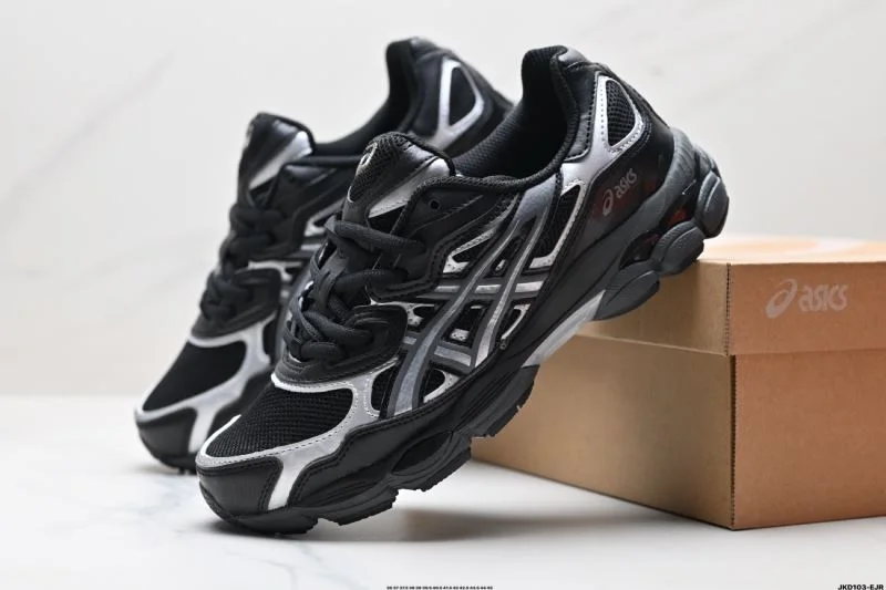 Low-cost Asics Shoes
