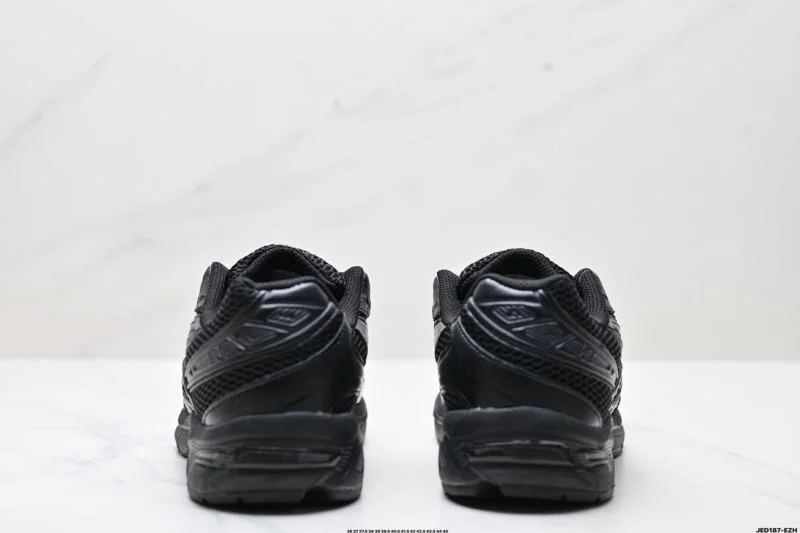 Brand-authenticated Asics Shoes