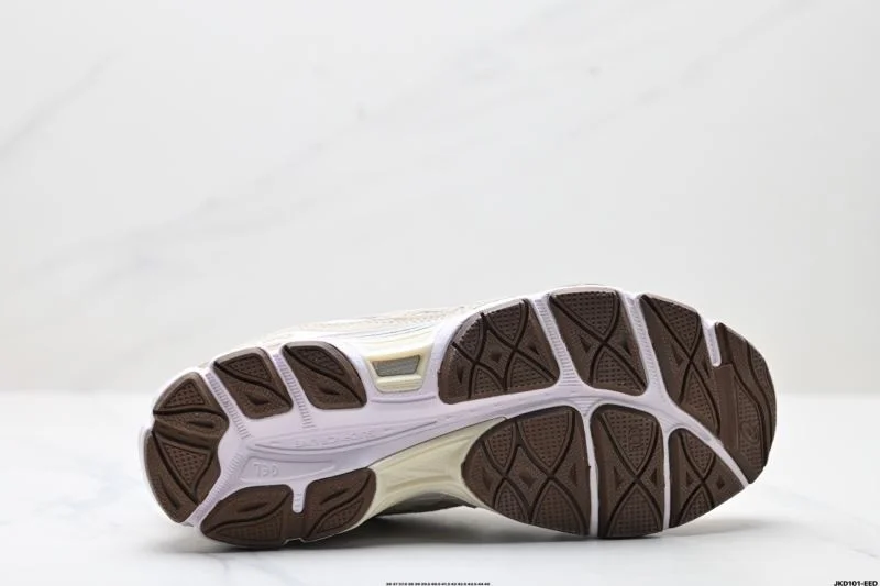 Top mirror Asics Shoes