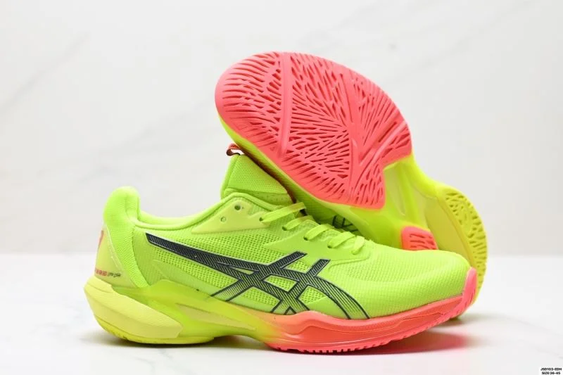 Accurate model Asics Shoes