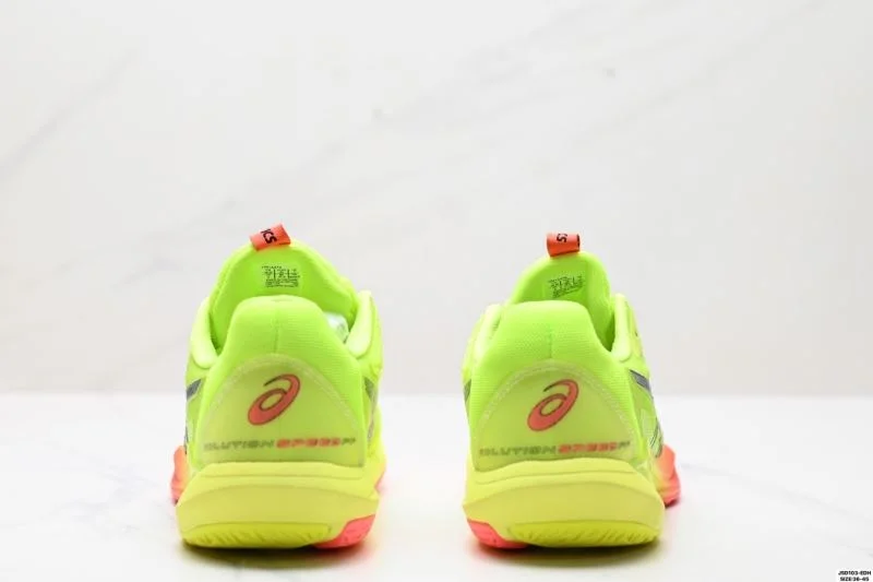 Accurate model Asics Shoes