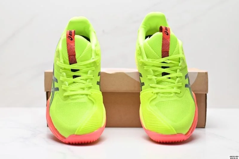 Accurate model Asics Shoes