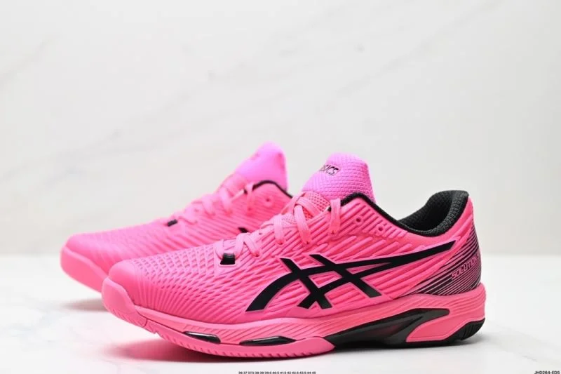 Indistinguishable Asics Shoes