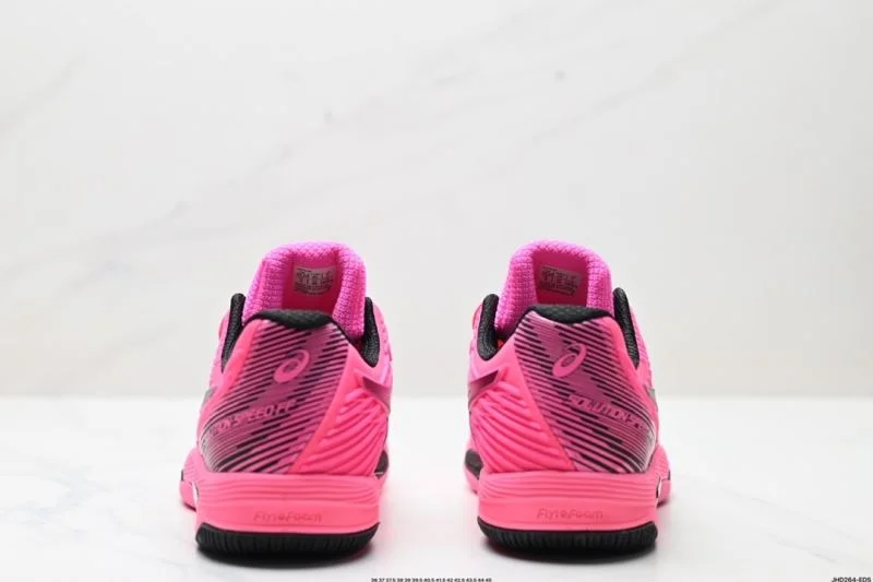 Indistinguishable Asics Shoes