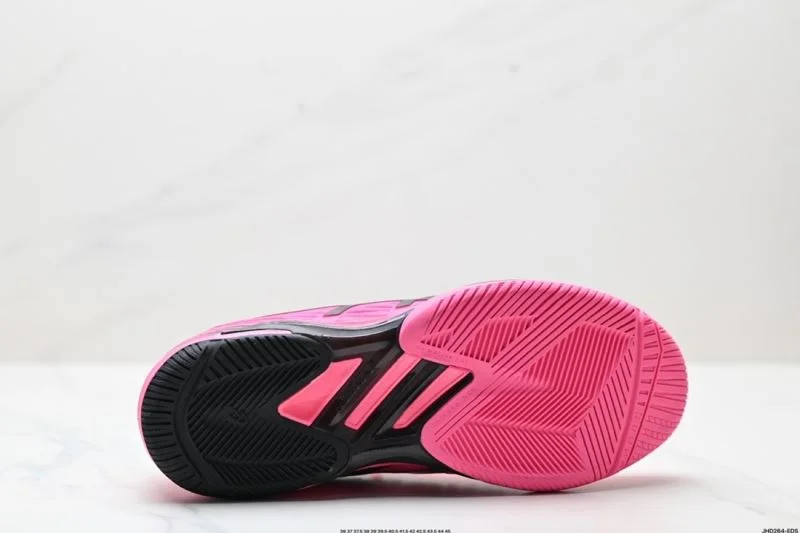 Indistinguishable Asics Shoes
