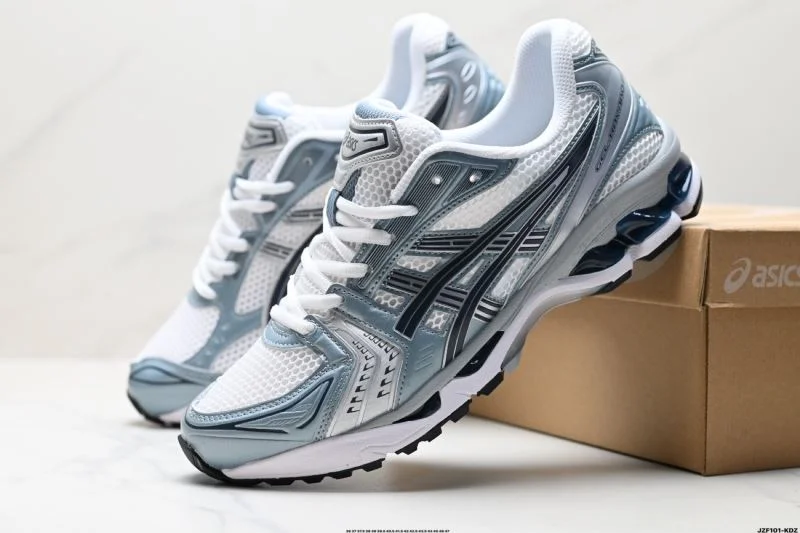 Indistinguishable Asics Shoes