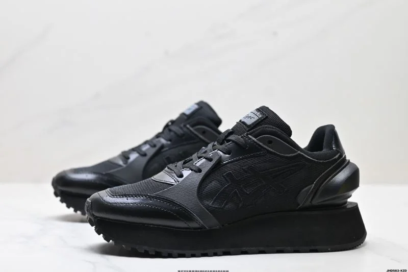 Accurate model Asics Shoes