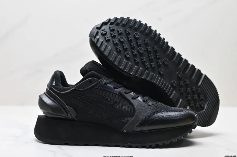 Accurate model Asics Shoes