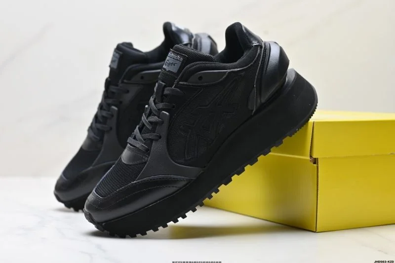 Accurate model Asics Shoes