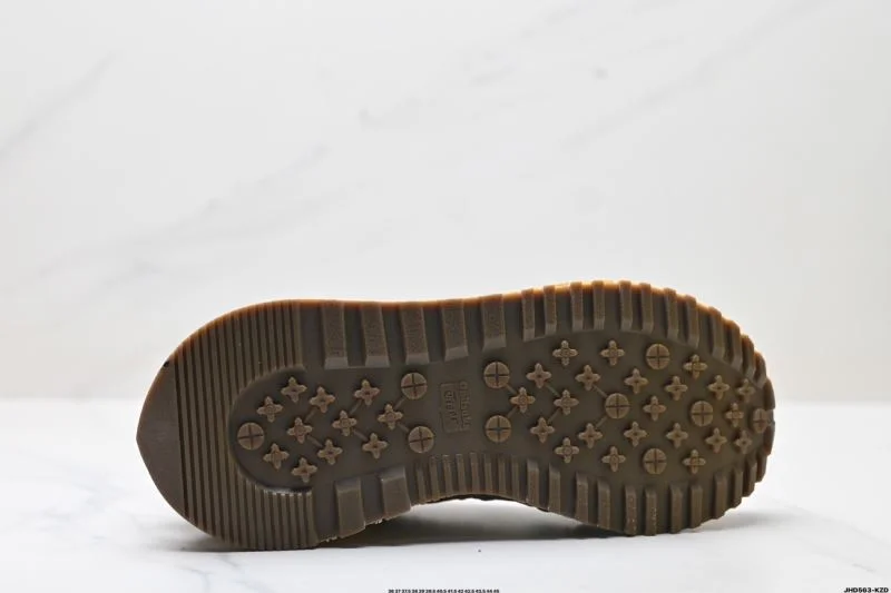 Brand-authenticated Asics Shoes