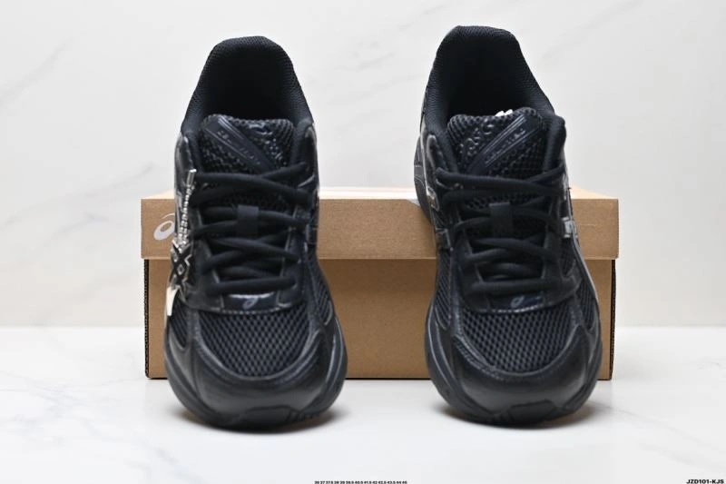 Bargain Asics Shoes
