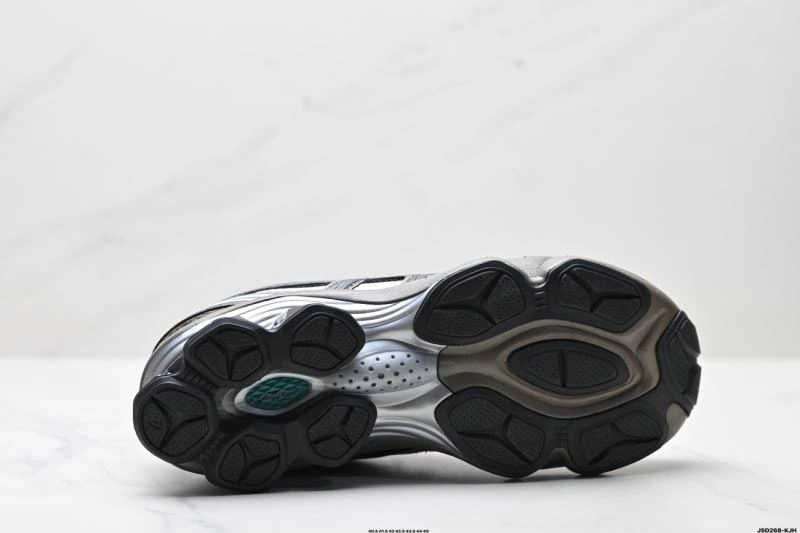 Brand-authenticated Asics Shoes