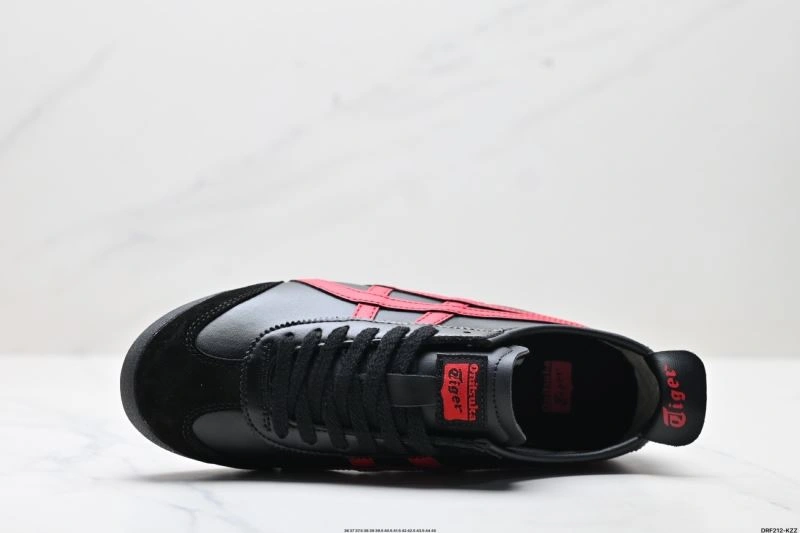 Accurate model Asics Shoes