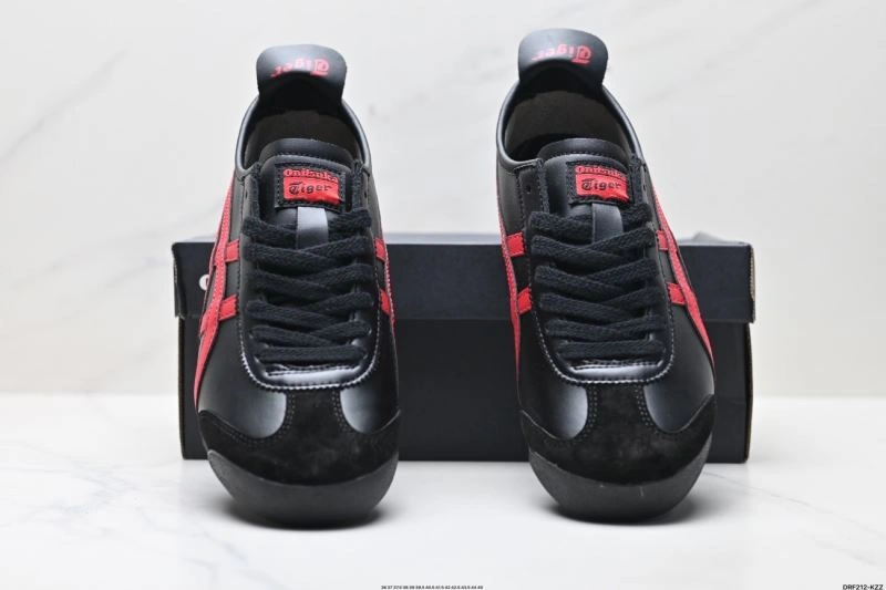 Accurate model Asics Shoes