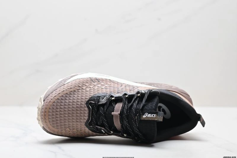 Accurate model Asics Shoes