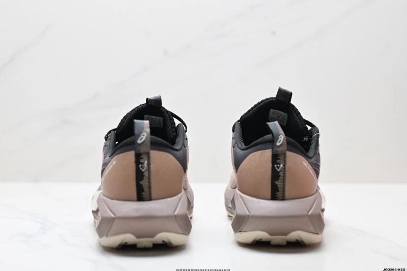 Accurate model Asics Shoes