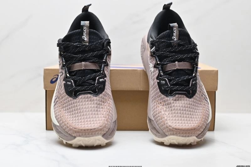 Accurate model Asics Shoes
