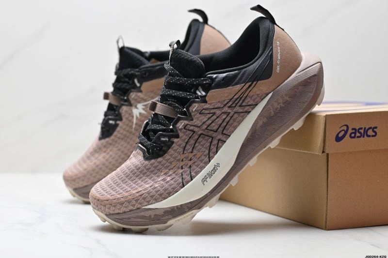 Accurate model Asics Shoes
