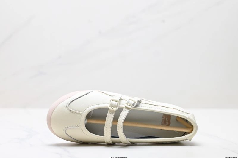 Indistinguishable Asics Shoes