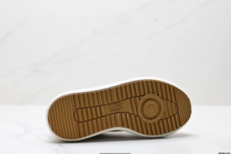 Brand-authenticated Asics Shoes