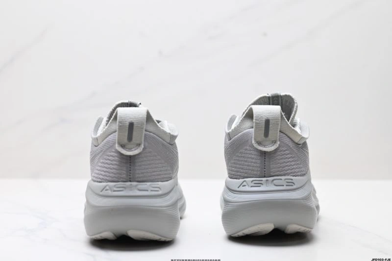 Accurate model Asics Shoes