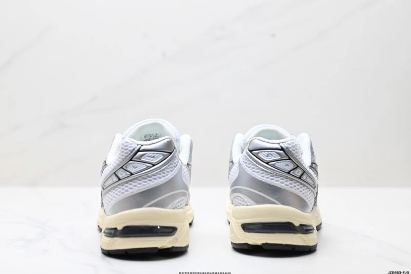 Brand-authenticated Asics Shoes