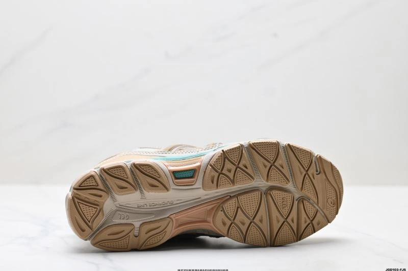 Low-cost Asics Shoes