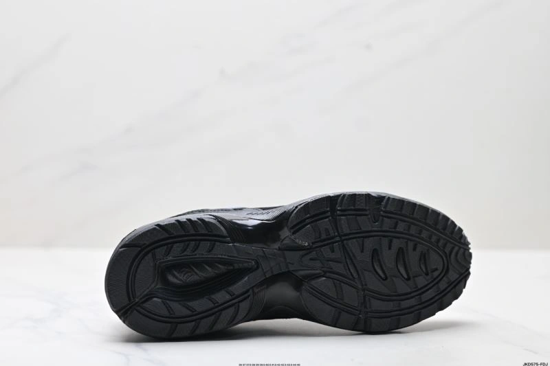 Low-cost Asics Shoes