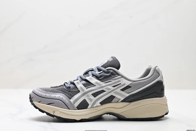 Indistinguishable Asics Shoes