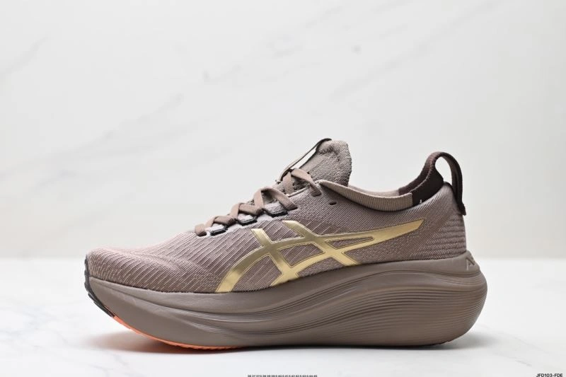 Accurate model Asics Shoes
