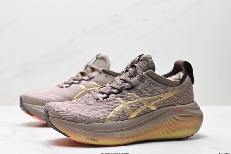 Accurate model Asics Shoes