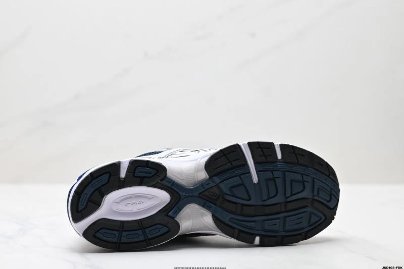 Top mirror Asics Shoes