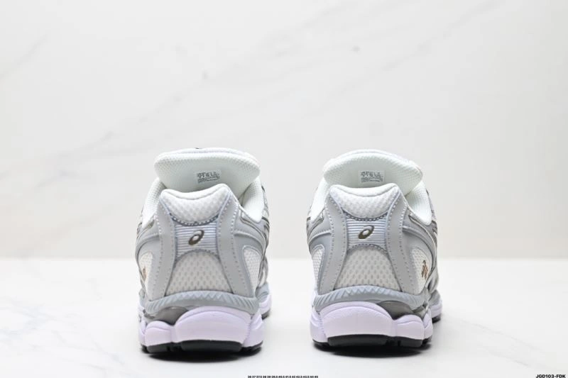 Top mirror Asics Shoes