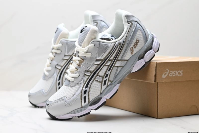 Top mirror Asics Shoes