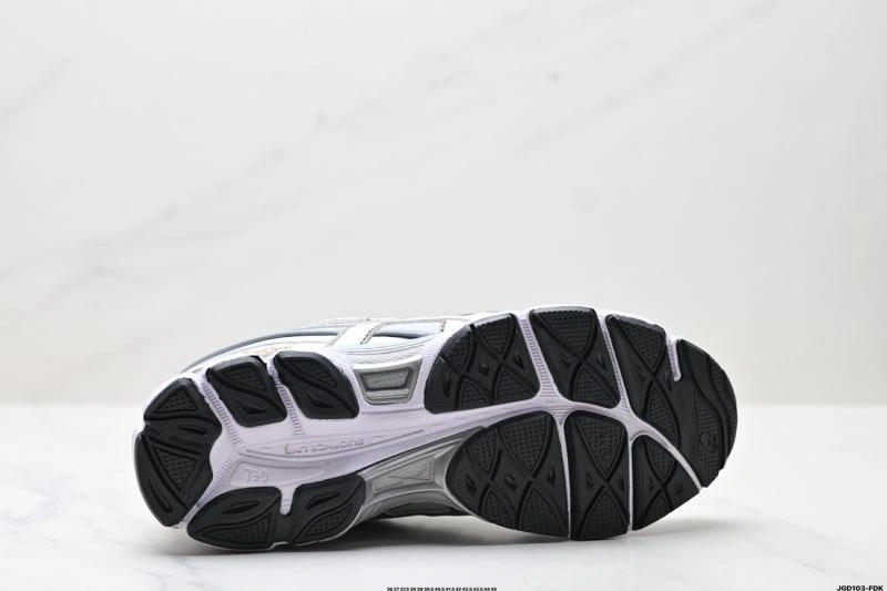 Top mirror Asics Shoes