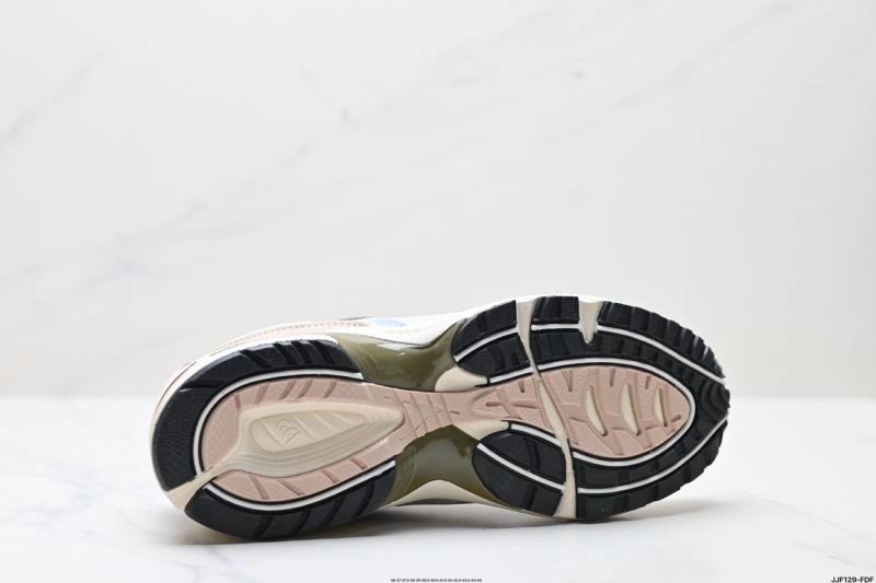 Top mirror Asics Shoes
