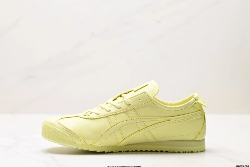 Accurate model Asics Shoes