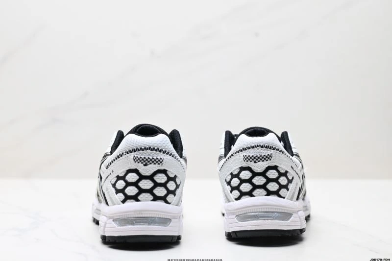 Top match Asics Shoes