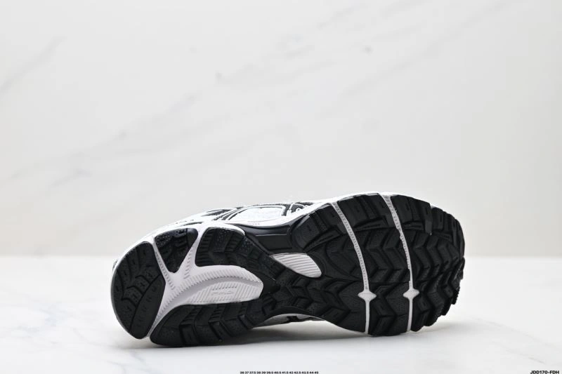 Top match Asics Shoes