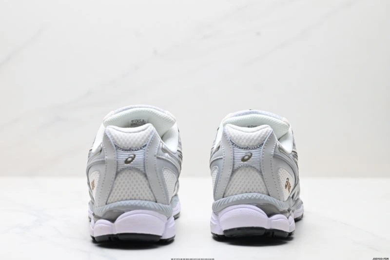 Top mirror Asics Shoes
