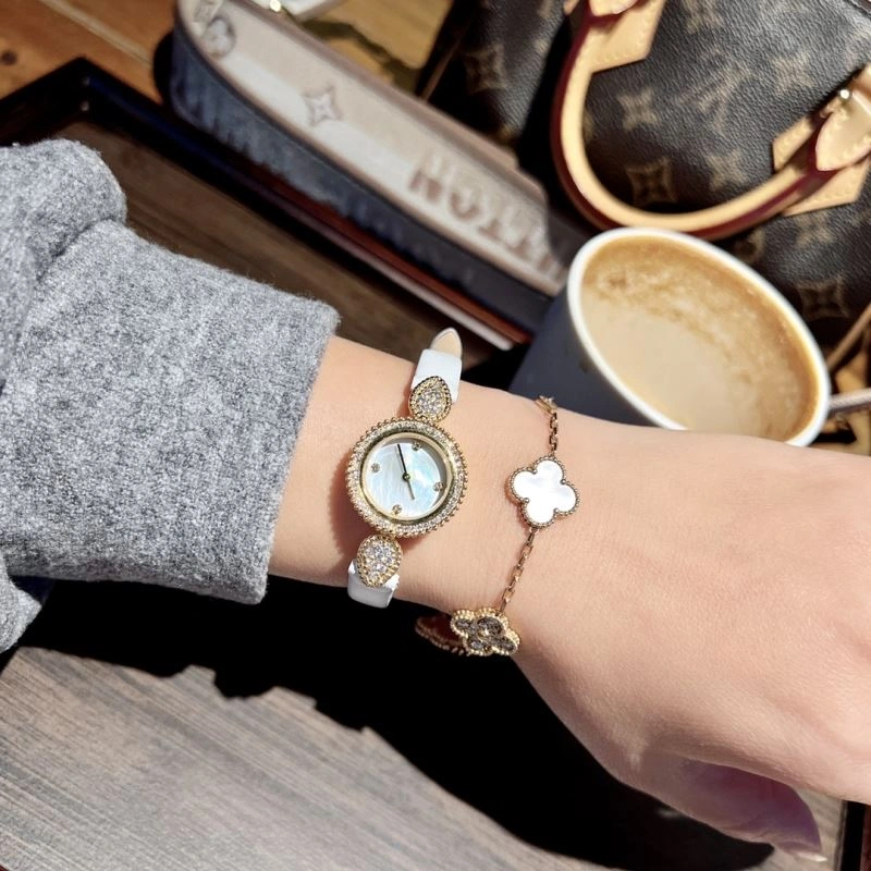 Official BOUCHERON Watches