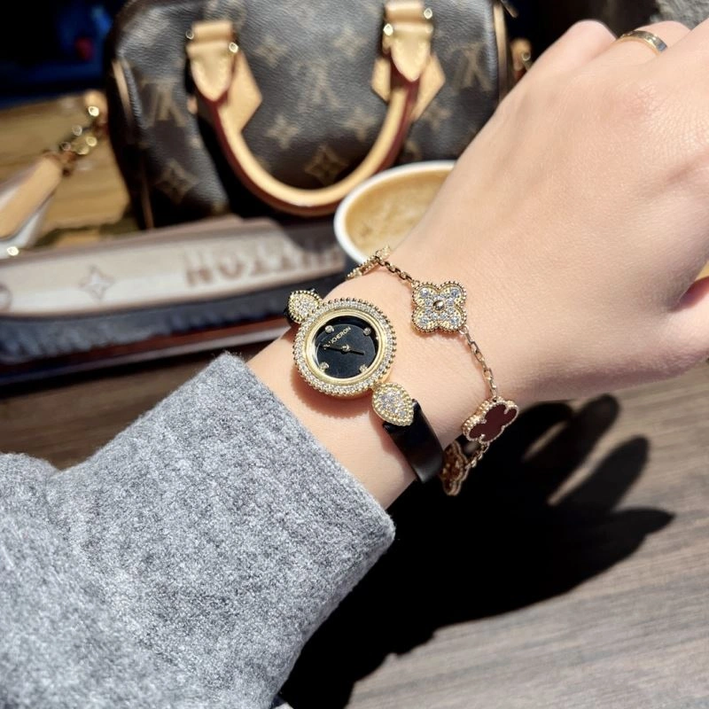 Official BOUCHERON Watches