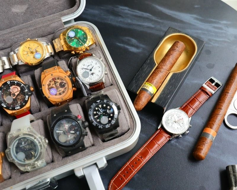 BREITLING Watches