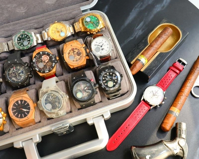 BREITLING Watches