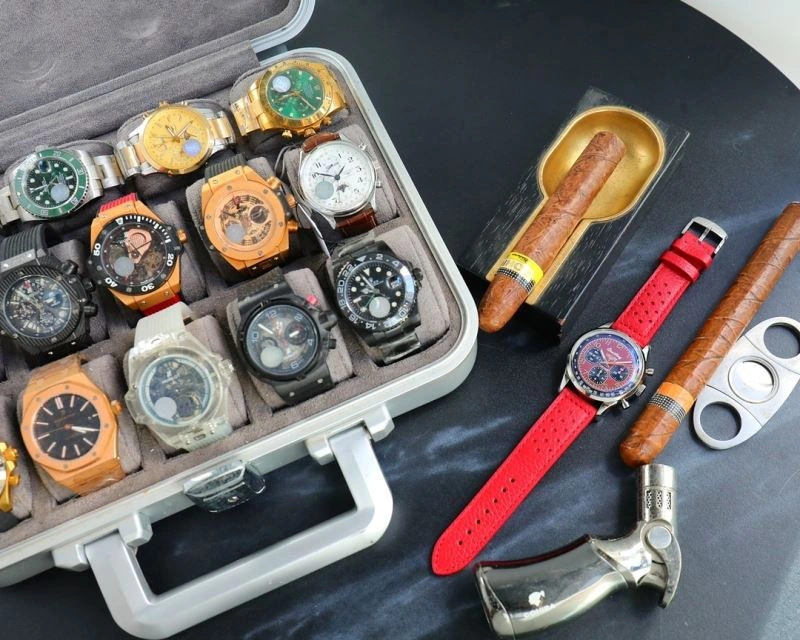 BREITLING Watches