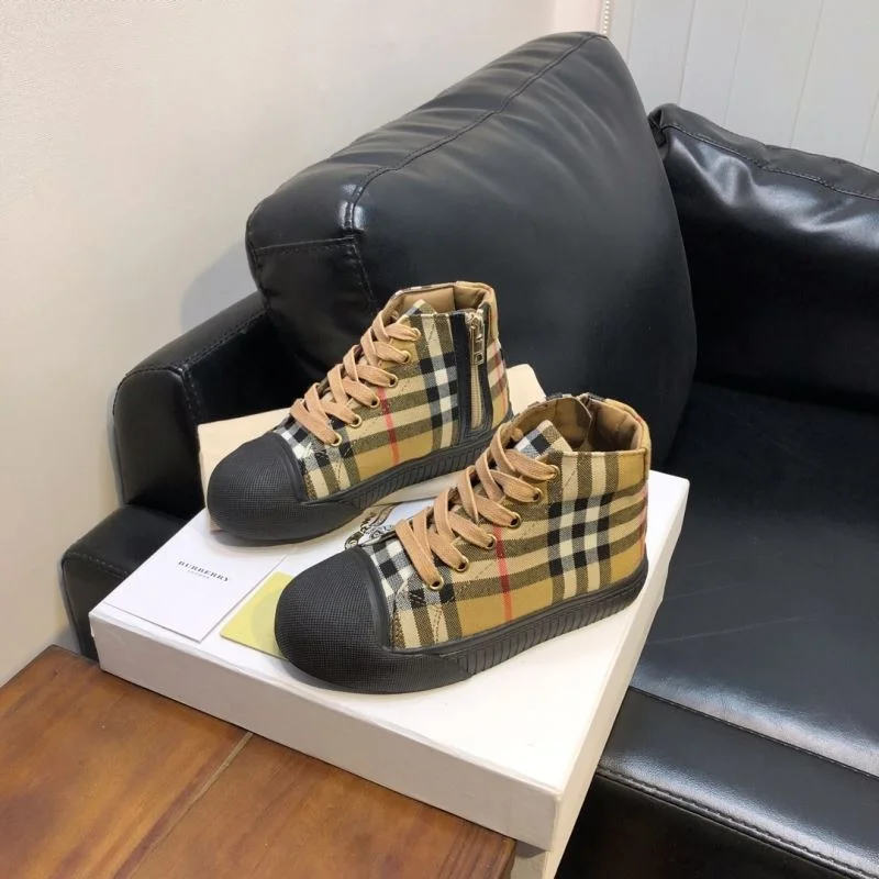 BURBERRY SHOES