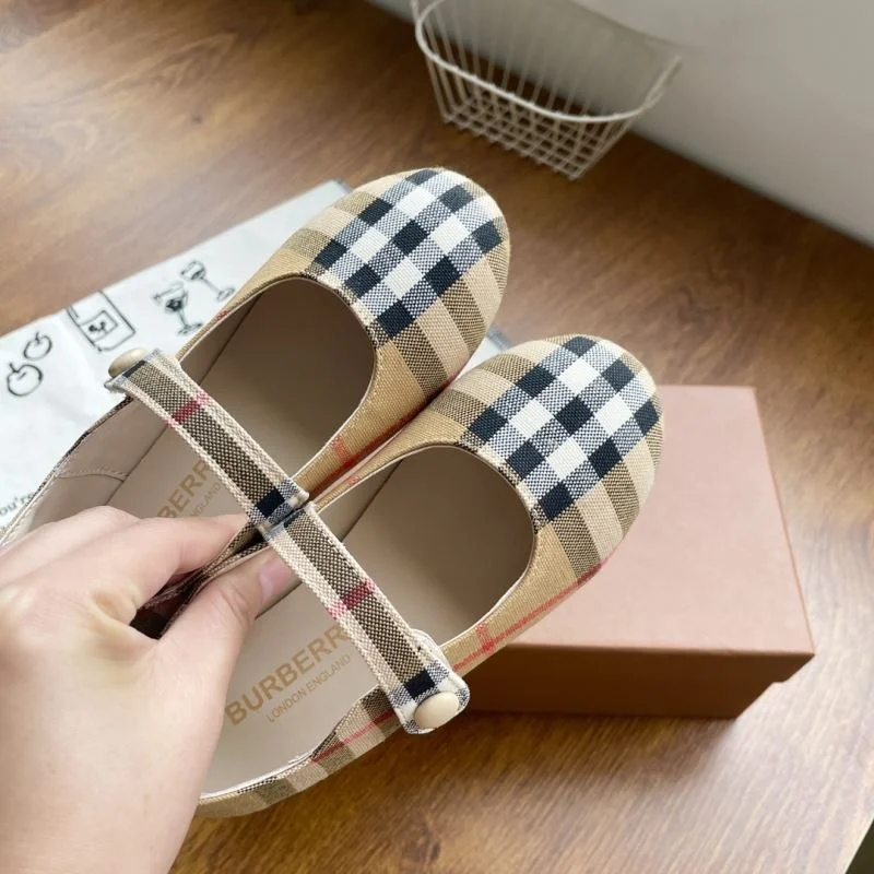 Indistinguishable BURBERRY SHOES