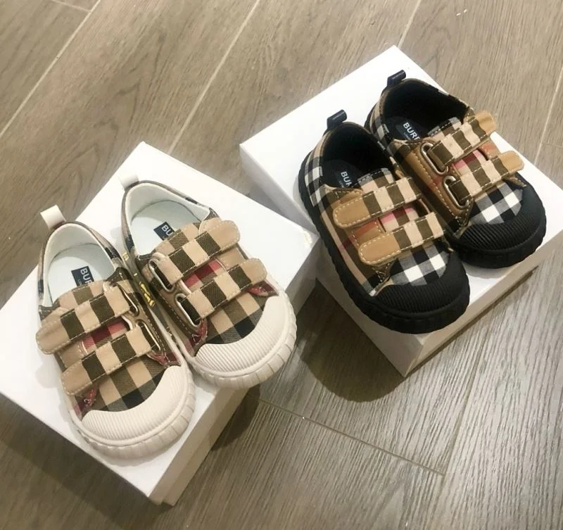 Top match BURBERRY SHOES