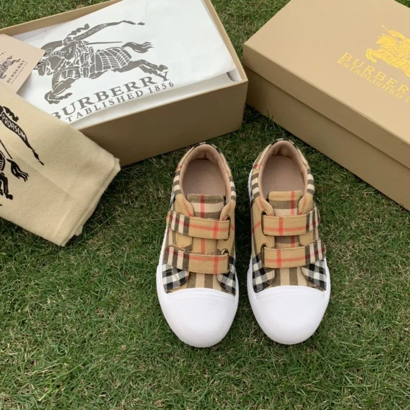 BURBERRY SHOES