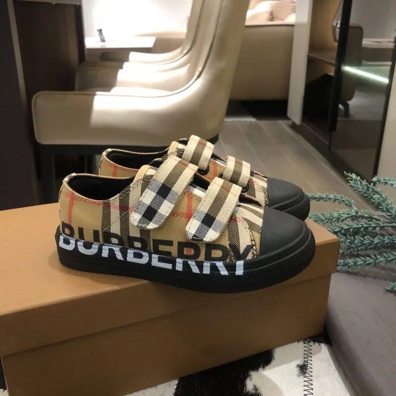 BURBERRY SHOES